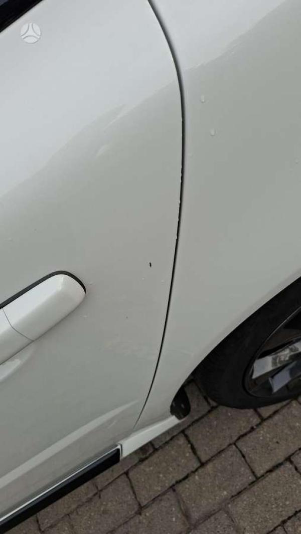 White Volvo S80 2013 in Telschi, with an engine capacity of 1.98 L and mileage of 388 thousand km for 7300 €, photo 9 on AUTOMOTO.COM.LV
