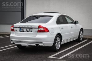 White Volvo S80 2014 in Riga, with an engine capacity of 2.00 L and mileage of 0 thousand km for 8950 €, photo 4 on AUTOMOTO.COM.LV