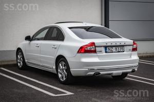 White Volvo S80 2014 in Riga, with an engine capacity of 2.00 L and mileage of 0 thousand km for 8950 €, photo 6 on AUTOMOTO.COM.LV