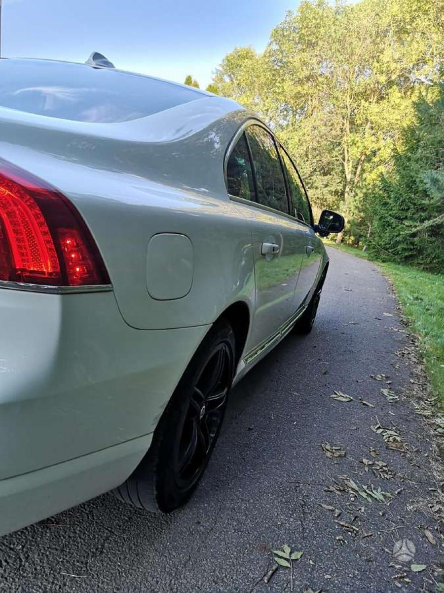 Balts Volvo S80 2015 Šauļi, ar dzinēja tilpumu 1.56 L un nobraukumu 166 tūkst. km par 10300 €, foto 16 vietnē AUTOMOTO.COM.LV