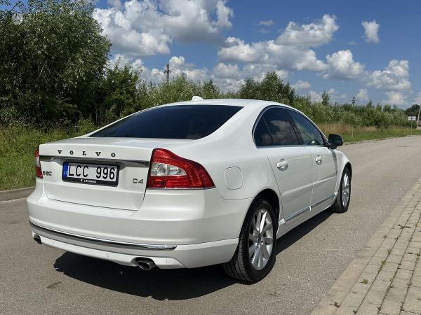 White Volvo S80 2015 in Kaunas, with an engine capacity of 1.97 L and mileage of 235 thousand km for 8700 €, photo 3 on AUTOMOTO.COM.LV