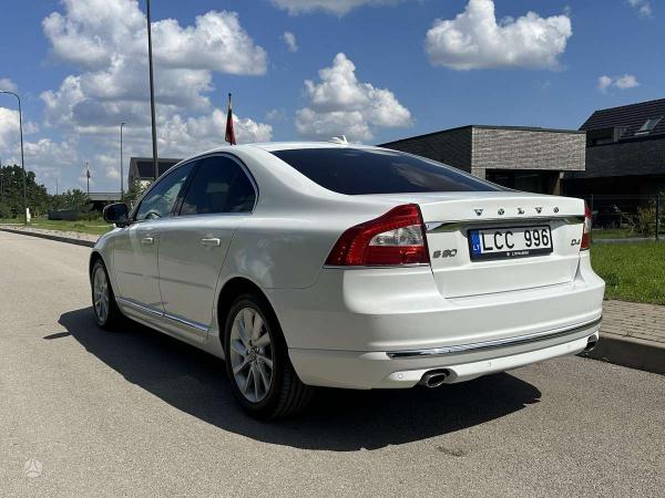 White Volvo S80 2015 in Kaunas, with an engine capacity of 1.97 L and mileage of 235 thousand km for 8700 €, photo 4 on AUTOMOTO.COM.LV