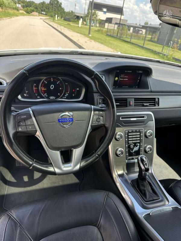 White Volvo S80 2015 in Kaunas, with an engine capacity of 1.97 L and mileage of 235 thousand km for 8700 €, photo 6 on AUTOMOTO.COM.LV