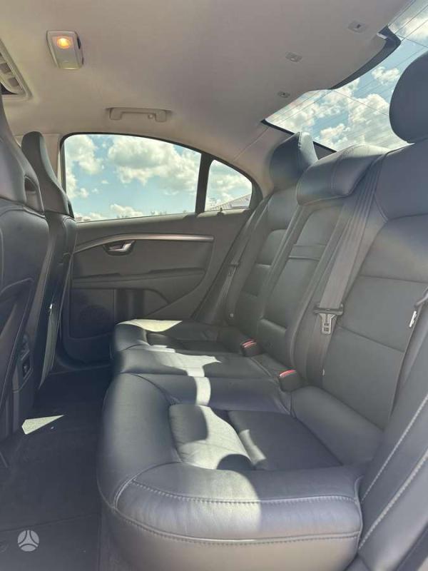 White Volvo S80 2015 in Kaunas, with an engine capacity of 1.97 L and mileage of 235 thousand km for 8700 €, photo 7 on AUTOMOTO.COM.LV
