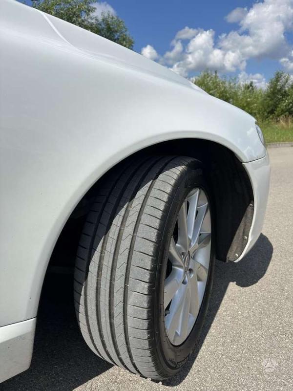 White Volvo S80 2015 in Kaunas, with an engine capacity of 1.97 L and mileage of 235 thousand km for 8700 €, photo 10 on AUTOMOTO.COM.LV