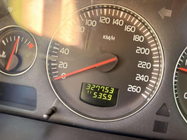 Dzeltens Volvo S80 2005 Šilutė, ar dzinēja tilpumu 2.40 L un nobraukumu 328 tūkst. km par 1100 €, foto 5 vietnē AUTOMOTO.COM.LV