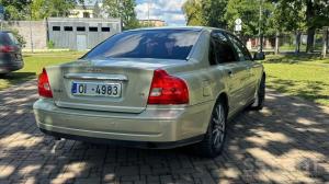 Dzeltens Volvo S80 2005 Jelgava, ar dzinēja tilpumu 2.40 L un nobraukumu 368 tūkst. km par 1100 €, foto 3 vietnē AUTOMOTO.COM.LV