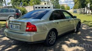 Dzeltens Volvo S80 2005 Jelgava, ar dzinēja tilpumu 2.40 L un nobraukumu 368 tūkst. km par 1100 €, foto 7 vietnē AUTOMOTO.COM.LV