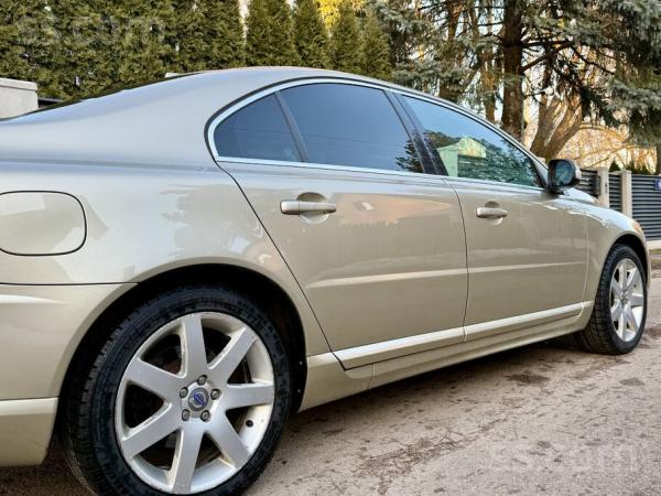 Dzeltens Volvo S80 2006 Rīga, ar dzinēja tilpumu 2.40 L un nobraukumu 354 tūkst. km par 2890 €, foto 5 vietnē AUTOMOTO.COM.LV
