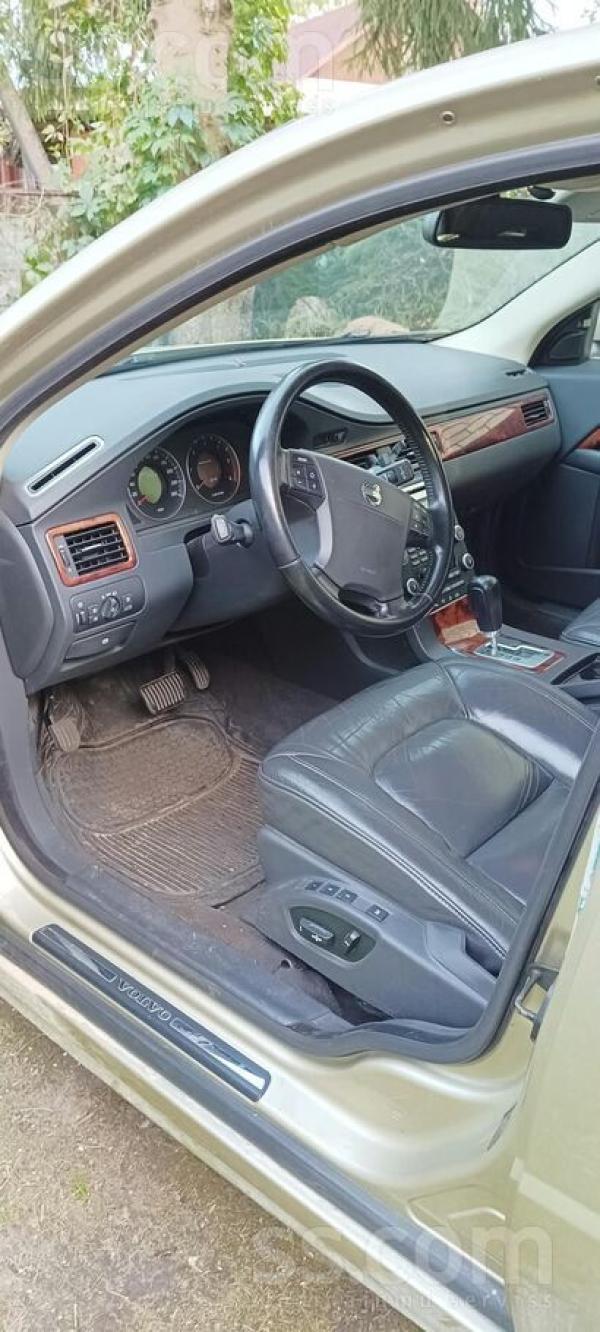 Dzeltens Volvo S80 2006 Rīga, ar dzinēja tilpumu 2.40 L un nobraukumu 267 tūkst. km par 4300 €, foto 6 vietnē AUTOMOTO.COM.LV