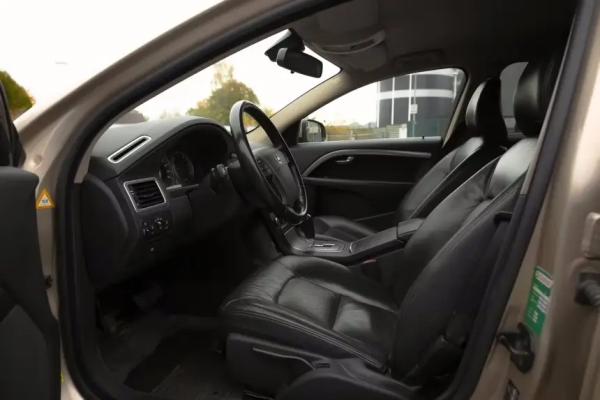 Dzeltens Volvo S80 2007 Jelgava, ar dzinēja tilpumu 2.40 L un nobraukumu 332 tūkst. km par 5300 €, foto 9 vietnē AUTOMOTO.COM.LV