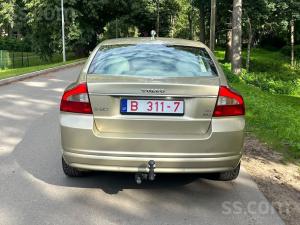 Yellow Volvo S80 2007 in Riga, with an engine capacity of 2.40 L and mileage of 0 thousand km for 3599 €, photo 5 on AUTOMOTO.COM.LV