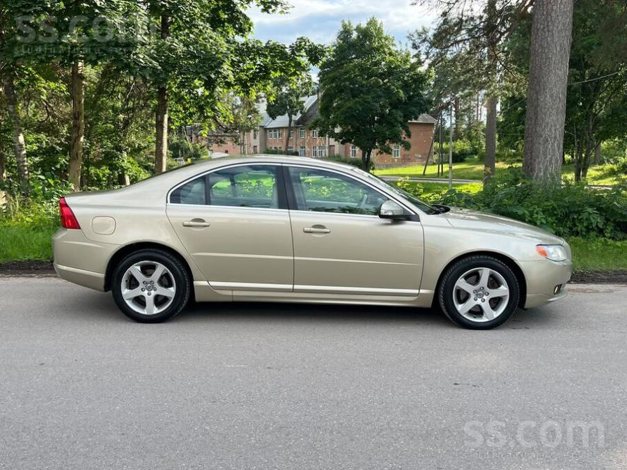 Yellow Volvo S80 2007 in Riga, with an engine capacity of 2.40 L and mileage of 0 thousand km for 3599 €, photo 7 on AUTOMOTO.COM.LV
