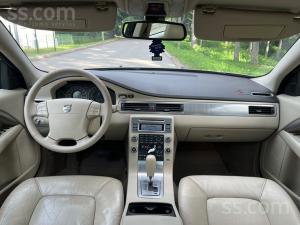 Yellow Volvo S80 2007 in Riga, with an engine capacity of 2.40 L and mileage of 0 thousand km for 3599 €, photo 12 on AUTOMOTO.COM.LV
