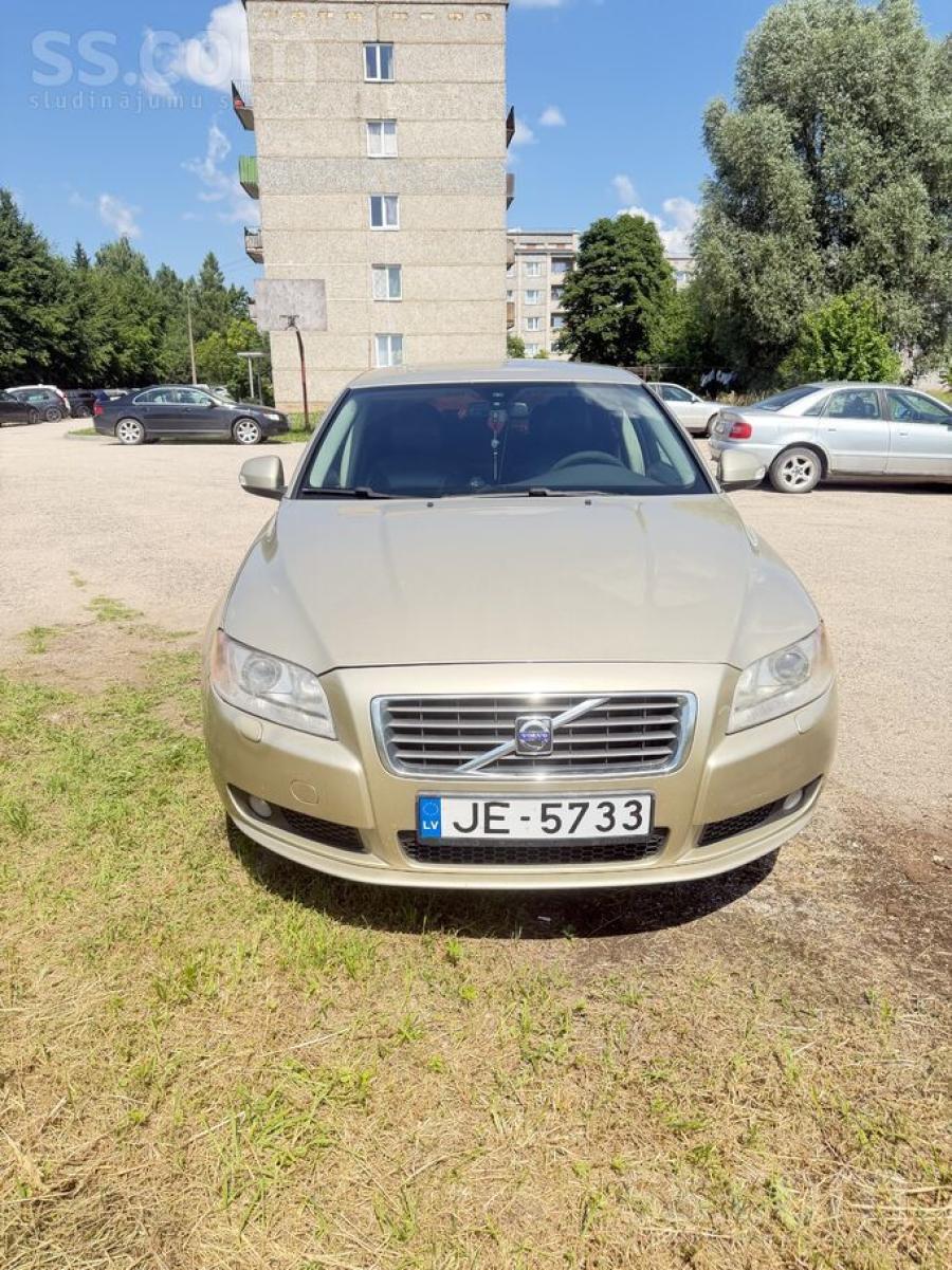 Yellow Volvo S80 2007 in Balvi, with an engine capacity of 2.40 L and mileage of 412 thousand km for 3500 €, photo 3 on AUTOMOTO.COM.LV