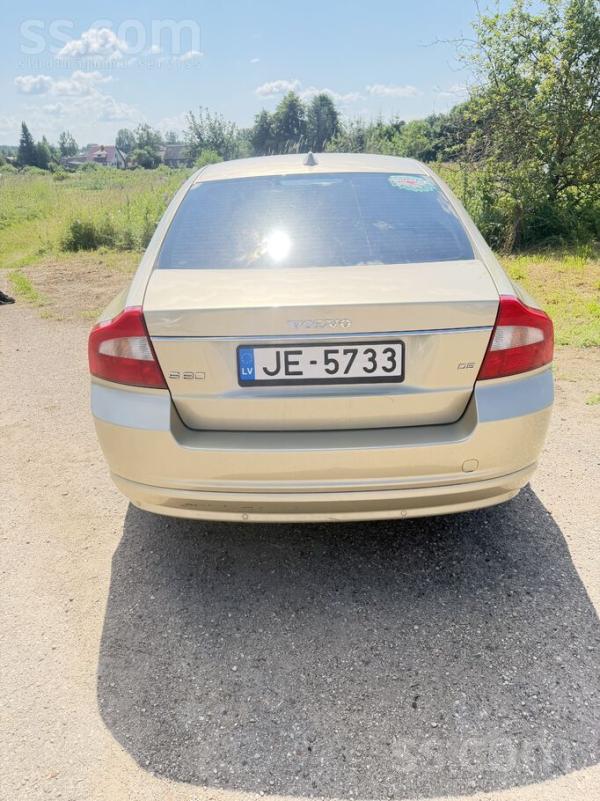 Dzeltens Volvo S80 2007 Balvi, ar dzinēja tilpumu 2.40 L un nobraukumu 412 tūkst. km par 3500 €, foto 4 vietnē AUTOMOTO.COM.LV