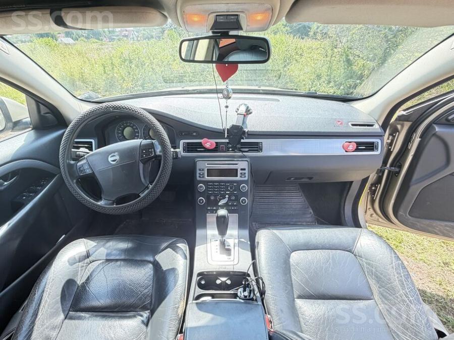 Yellow Volvo S80 2007 in Balvi, with an engine capacity of 2.40 L and mileage of 412 thousand km for 3500 €, photo 8 on AUTOMOTO.COM.LV