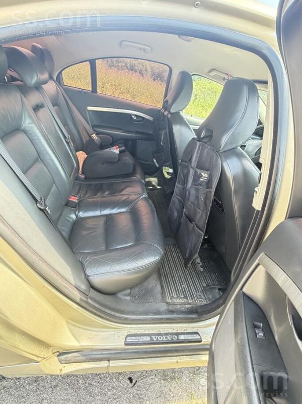 Dzeltens Volvo S80 2007 Balvi, ar dzinēja tilpumu 2.40 L un nobraukumu 412 tūkst. km par 3500 €, foto 9 vietnē AUTOMOTO.COM.LV