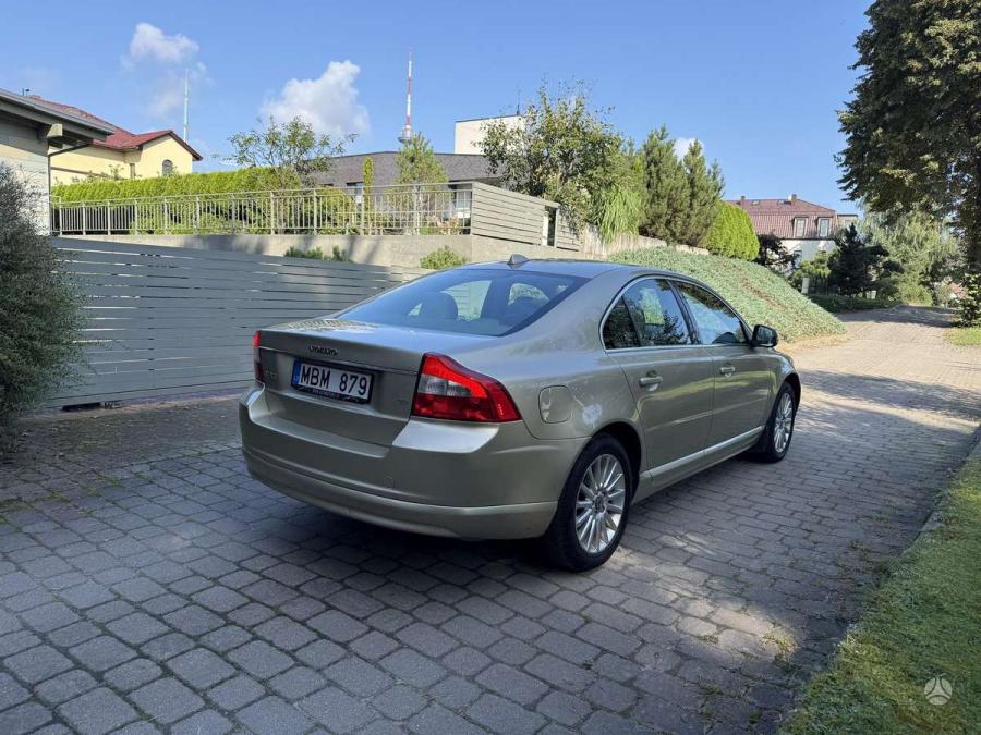 Dzeltens Volvo S80 2007 Viļņa, ar dzinēja tilpumu 3.20 L un nobraukumu 300 tūkst. km par 3500 €, foto 1 vietnē AUTOMOTO.COM.LV