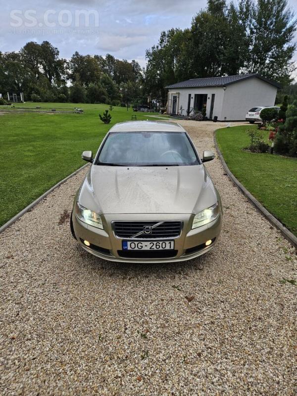 Yellow Volvo S80 2007 in Riga, with an engine capacity of 2.40 L and mileage of 379 thousand km for 3500 €, photo 5 on AUTOMOTO.COM.LV