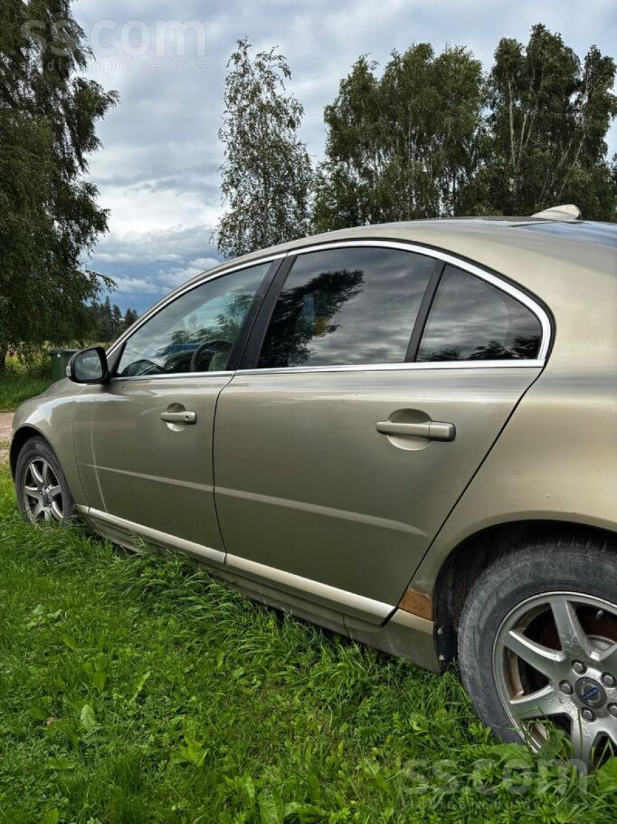 Желтый Вольво С80 2008 в Елгава, объемом двигателя 2.40 л и пробегом 443 тыс. км за 1200 €, фото 5 на AUTOMOTO.COM.LV