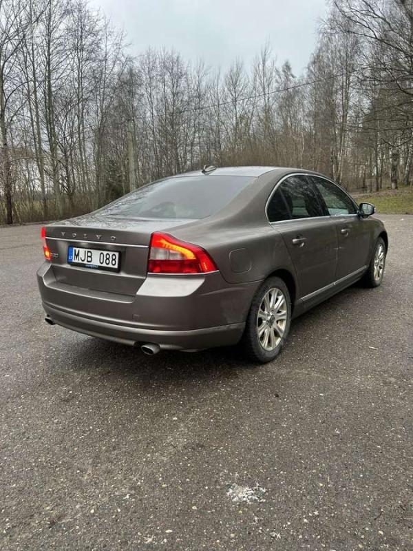 Dzeltens Volvo S80 2011 Plungė, ar dzinēja tilpumu 3.20 L un nobraukumu 240 tūkst. km par 3700 €, foto 3 vietnē AUTOMOTO.COM.LV
