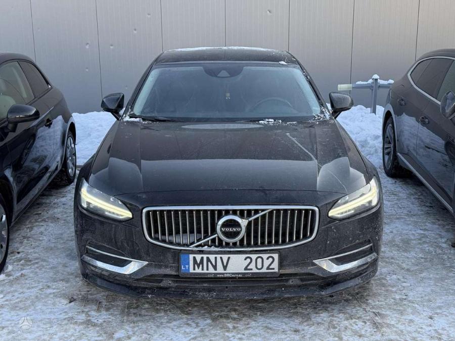 Melns Volvo S90 2016 Viļņa, ar dzinēja tilpumu 1.97 L un nobraukumu 370 tūkst. km par 13500 €, foto 2 vietnē AUTOMOTO.COM.LV