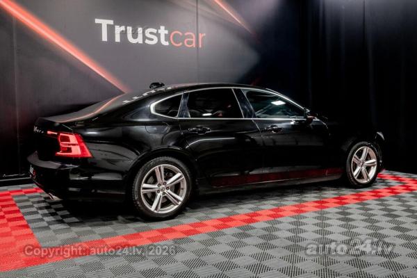 Melns Volvo S90 2016 Pērnava, ar dzinēja tilpumu 2.00 L un nobraukumu 207 tūkst. km par 15500 €, foto 10 vietnē AUTOMOTO.COM.LV