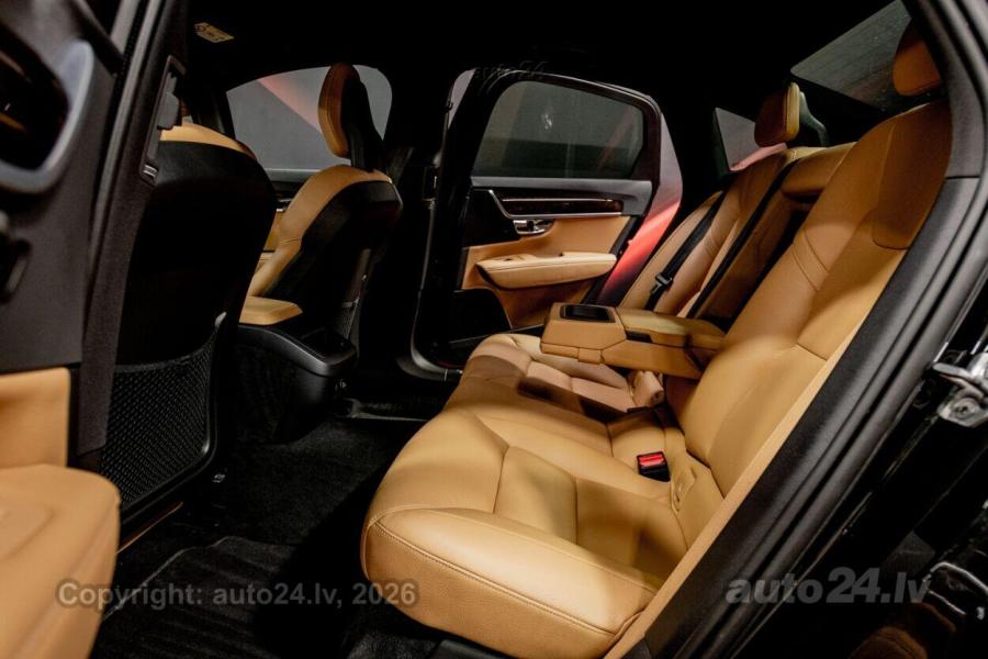Melns Volvo S90 2016 Pērnava, ar dzinēja tilpumu 2.00 L un nobraukumu 207 tūkst. km par 15500 €, foto 18 vietnē AUTOMOTO.COM.LV