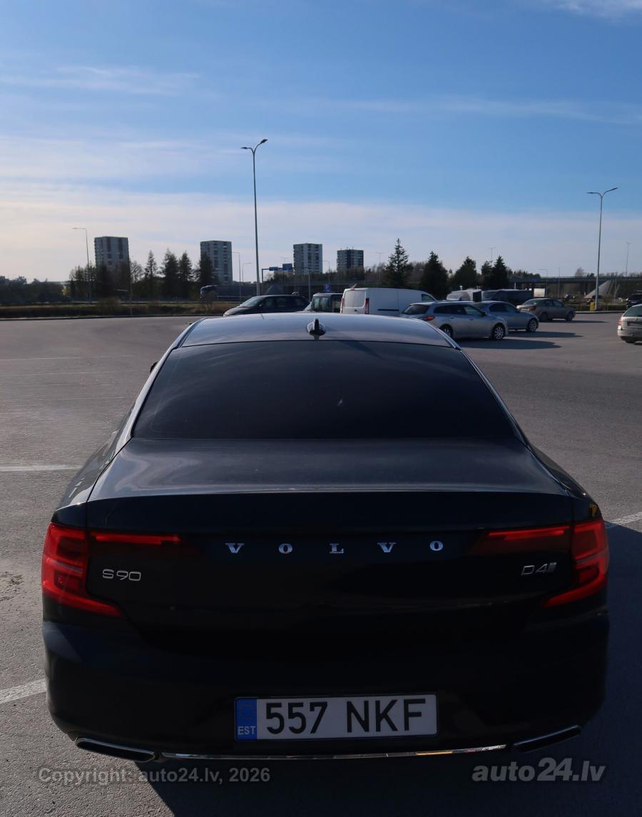 Black Volvo S90 2016 in Tallinn, with an engine capacity of 2.00 L and mileage of 277 thousand km for 15800 €, photo 5 on AUTOMOTO.COM.LV