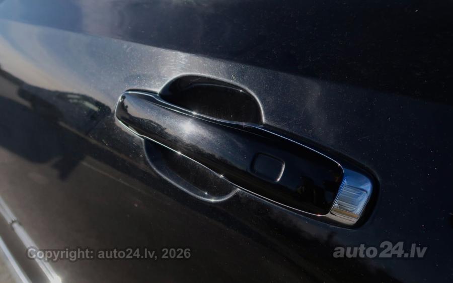 Black Volvo S90 2016 in Tallinn, with an engine capacity of 2.00 L and mileage of 277 thousand km for 15800 €, photo 8 on AUTOMOTO.COM.LV