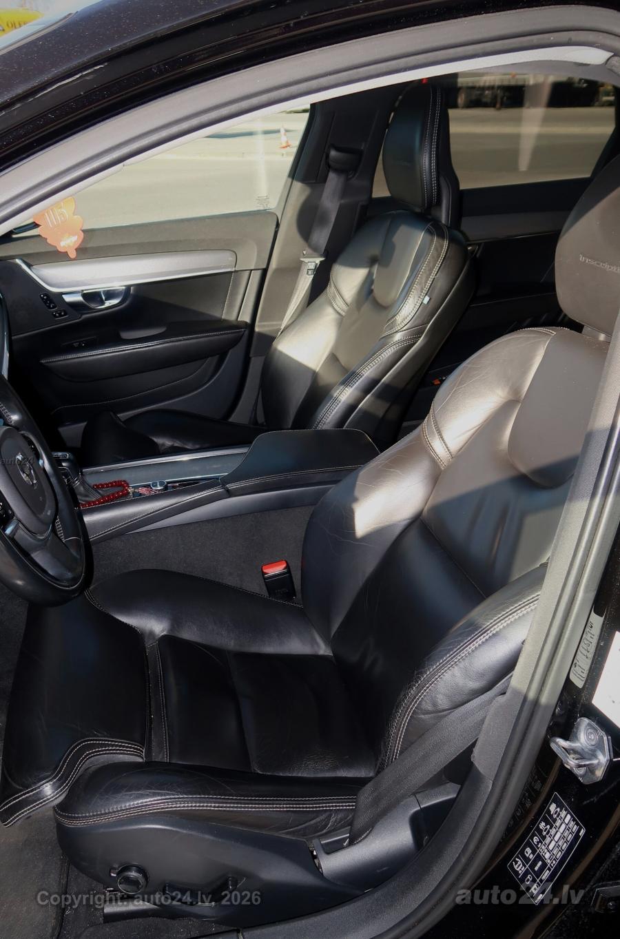 Black Volvo S90 2016 in Tallinn, with an engine capacity of 2.00 L and mileage of 277 thousand km for 15800 €, photo 9 on AUTOMOTO.COM.LV