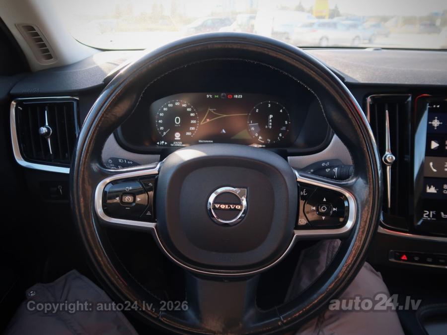 Black Volvo S90 2016 in Tallinn, with an engine capacity of 2.00 L and mileage of 277 thousand km for 15800 €, photo 11 on AUTOMOTO.COM.LV