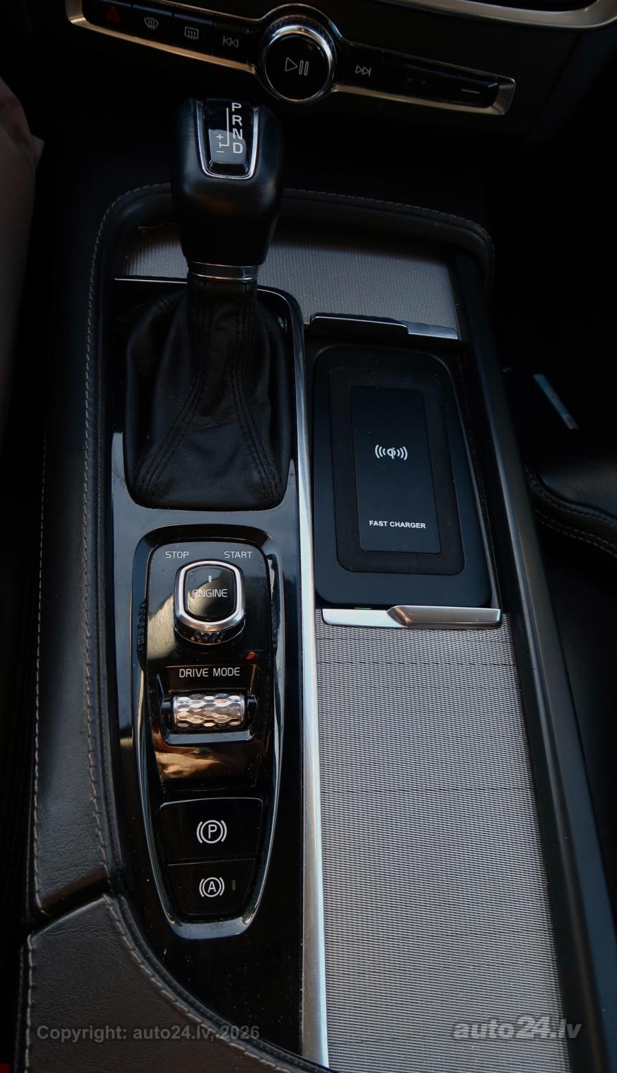 Black Volvo S90 2016 in Tallinn, with an engine capacity of 2.00 L and mileage of 277 thousand km for 15800 €, photo 12 on AUTOMOTO.COM.LV