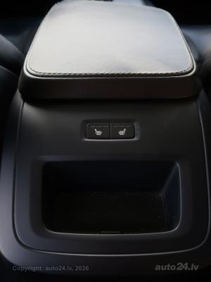 Black Volvo S90 2016 in Tallinn, with an engine capacity of 2.00 L and mileage of 277 thousand km for 15800 €, photo 13 on AUTOMOTO.COM.LV