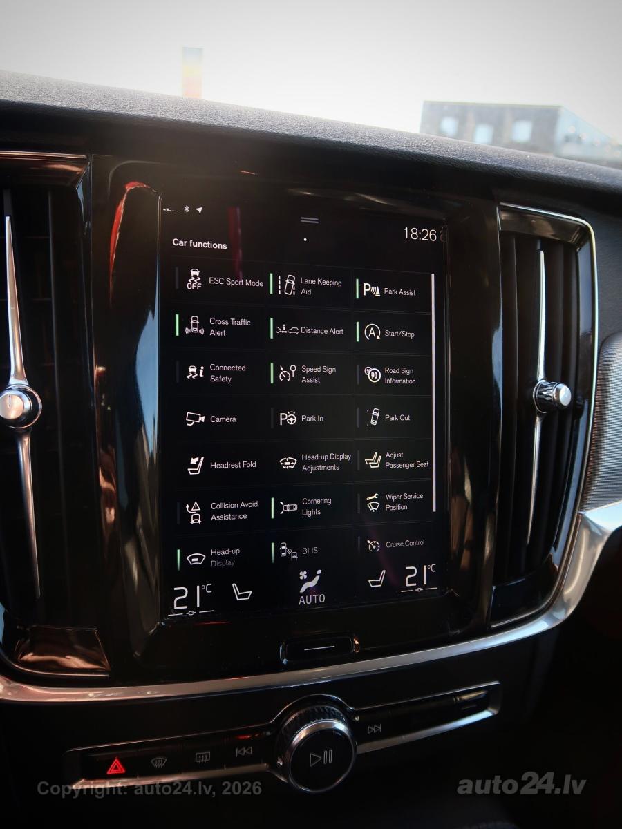 Black Volvo S90 2016 in Tallinn, with an engine capacity of 2.00 L and mileage of 277 thousand km for 15800 €, photo 15 on AUTOMOTO.COM.LV