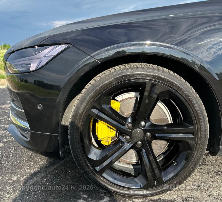 Melns Volvo S90 2016 Tallina, ar dzinēja tilpumu 2.00 L un nobraukumu 229 tūkst. km par 18499 €, foto 16 vietnē AUTOMOTO.COM.LV