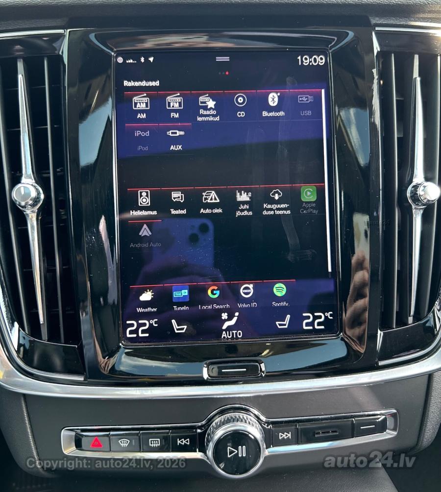 Melns Volvo S90 2016 Tallina, ar dzinēja tilpumu 2.00 L un nobraukumu 229 tūkst. km par 18499 €, foto 18 vietnē AUTOMOTO.COM.LV
