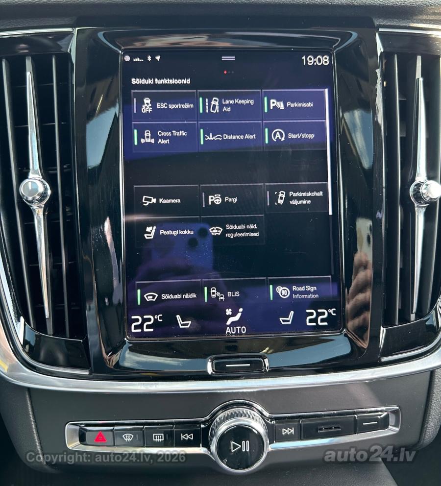 Melns Volvo S90 2016 Tallina, ar dzinēja tilpumu 2.00 L un nobraukumu 229 tūkst. km par 18499 €, foto 19 vietnē AUTOMOTO.COM.LV
