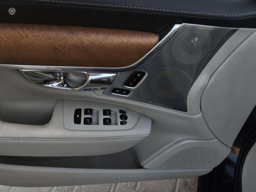 Black Volvo S90 2016 in Vilnius, with an engine capacity of 0.20 L and mileage of 170 thousand km for 21000 €, photo 25 on AUTOMOTO.COM.LV