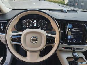 Black Volvo S90 2016 in Vilnius, with an engine capacity of 0.20 L and mileage of 170 thousand km for 21000 €, photo 26 on AUTOMOTO.COM.LV
