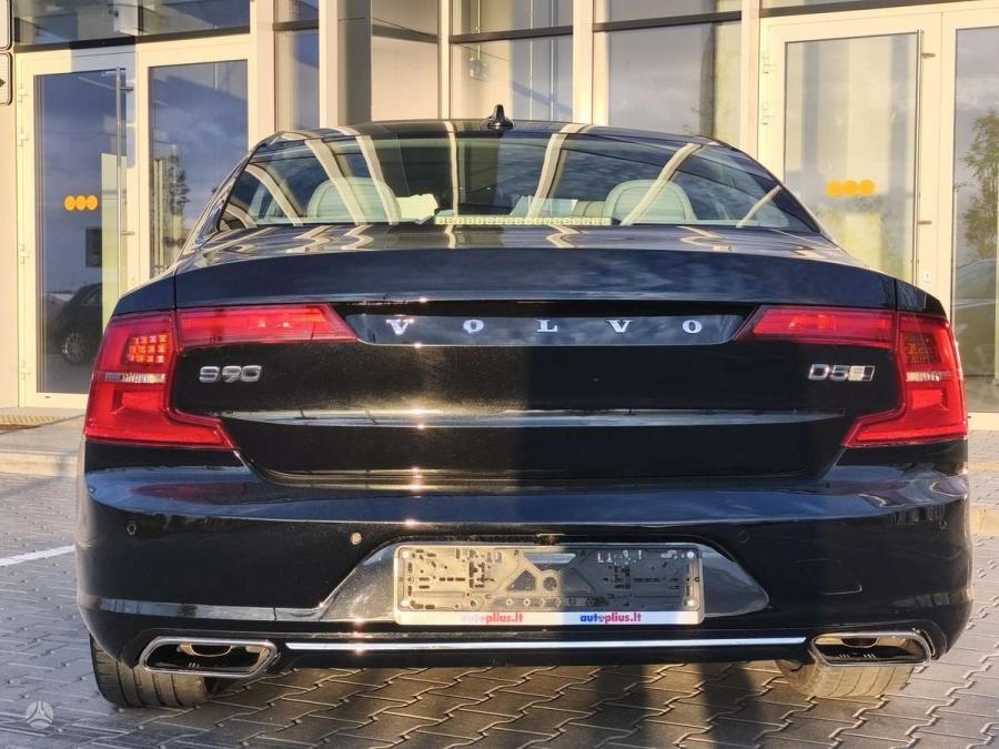 Melns Volvo S90 2016 Viļņa, ar dzinēja tilpumu 2.00 L un nobraukumu 170 tūkst. km par 21000 €, foto 18 vietnē AUTOMOTO.COM.LV