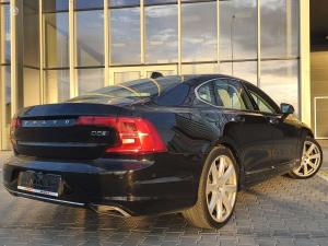 Melns Volvo S90 2016 Viļņa, ar dzinēja tilpumu 2.00 L un nobraukumu 170 tūkst. km par 21000 €, foto 22 vietnē AUTOMOTO.COM.LV