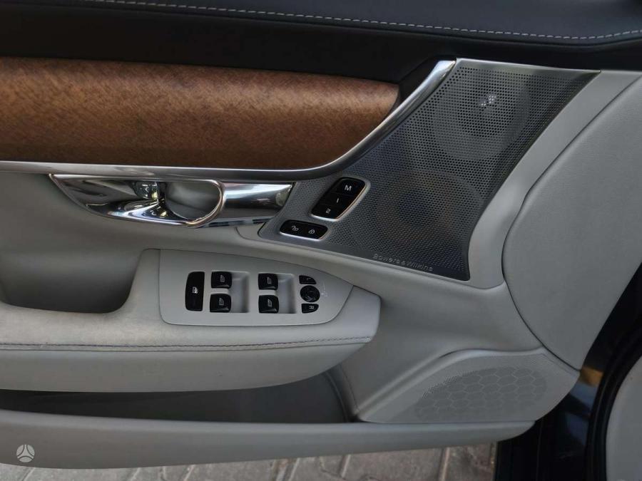Melns Volvo S90 2016 Viļņa, ar dzinēja tilpumu 2.00 L un nobraukumu 170 tūkst. km par 21000 €, foto 25 vietnē AUTOMOTO.COM.LV