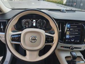 Melns Volvo S90 2016 Viļņa, ar dzinēja tilpumu 2.00 L un nobraukumu 170 tūkst. km par 21000 €, foto 26 vietnē AUTOMOTO.COM.LV