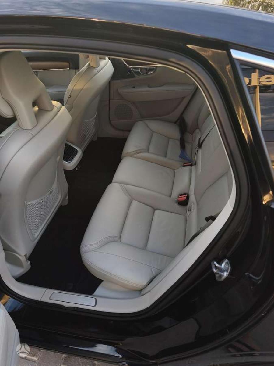 Melns Volvo S90 2016 Viļņa, ar dzinēja tilpumu 2.00 L un nobraukumu 170 tūkst. km par 21000 €, foto 30 vietnē AUTOMOTO.COM.LV