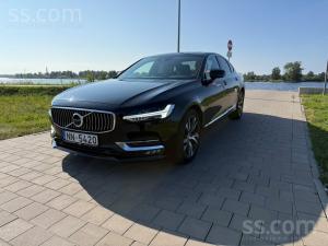 Black Volvo S90 2016 in Riga, with an engine capacity of 2.00 L and mileage of 285 thousand km for 18200 €, photo 3 on AUTOMOTO.COM.LV