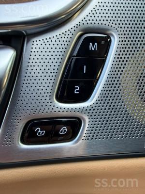 Black Volvo S90 2016 in Riga, with an engine capacity of 2.00 L and mileage of 285 thousand km for 18200 €, photo 13 on AUTOMOTO.COM.LV