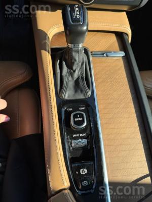 Black Volvo S90 2016 in Riga, with an engine capacity of 2.00 L and mileage of 285 thousand km for 18200 €, photo 14 on AUTOMOTO.COM.LV