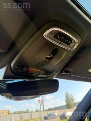 Black Volvo S90 2016 in Riga, with an engine capacity of 2.00 L and mileage of 285 thousand km for 18200 €, photo 15 on AUTOMOTO.COM.LV
